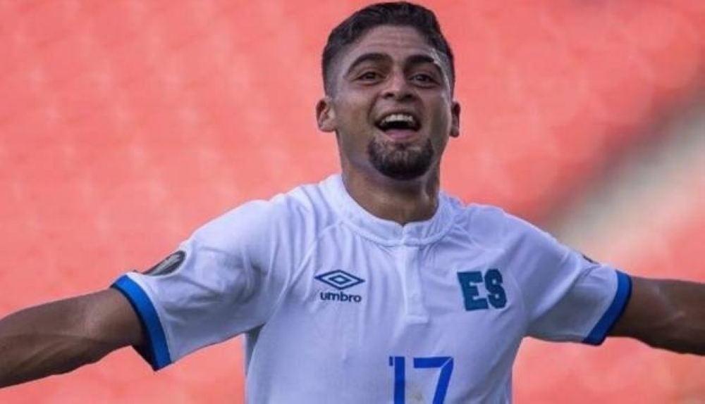 El legionario salvadoreño Jairo Henríquez le da la victoria a su equipo ...