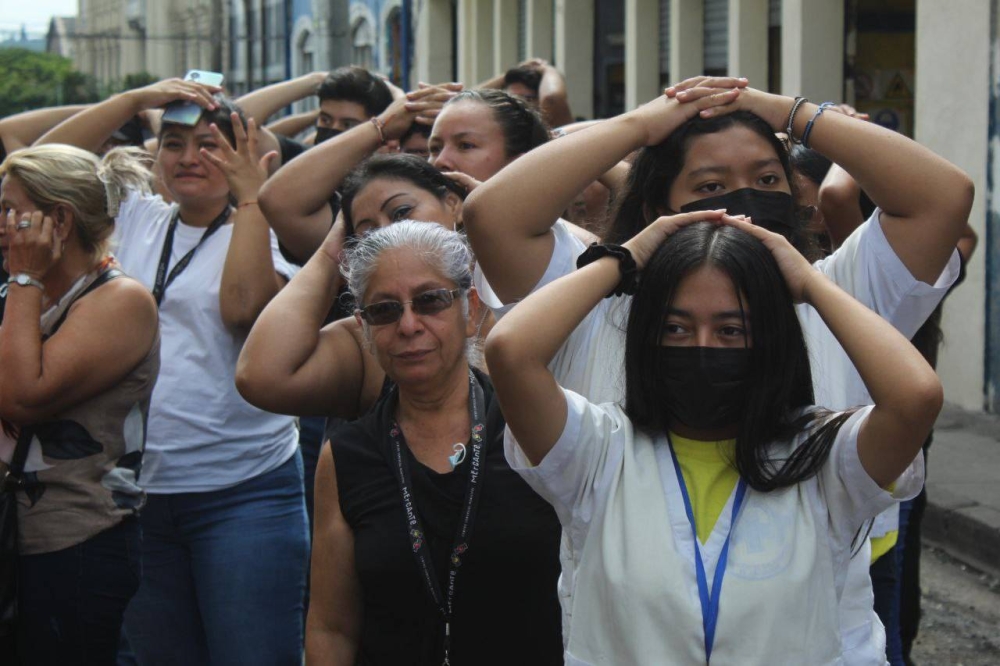 Cuerpos de socorro e instituciones públicas participan en simulacro de ...
