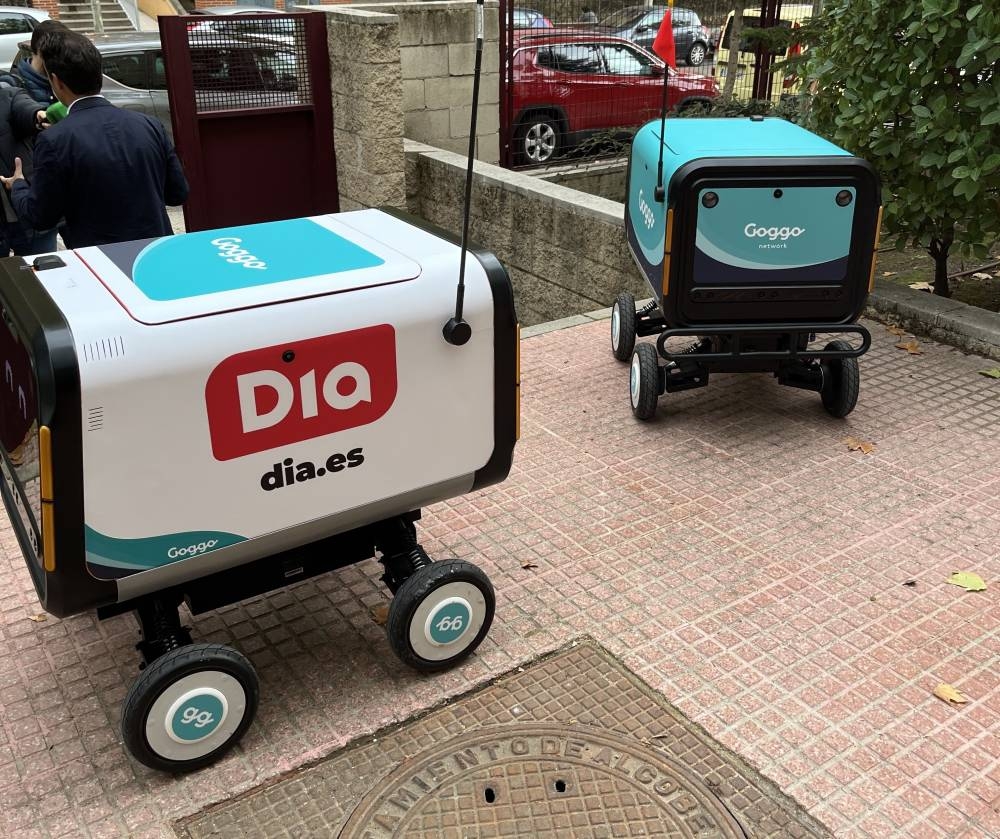 Los robots autónomos de Goggo ya reparten pedidos a domicilio - Diario ...