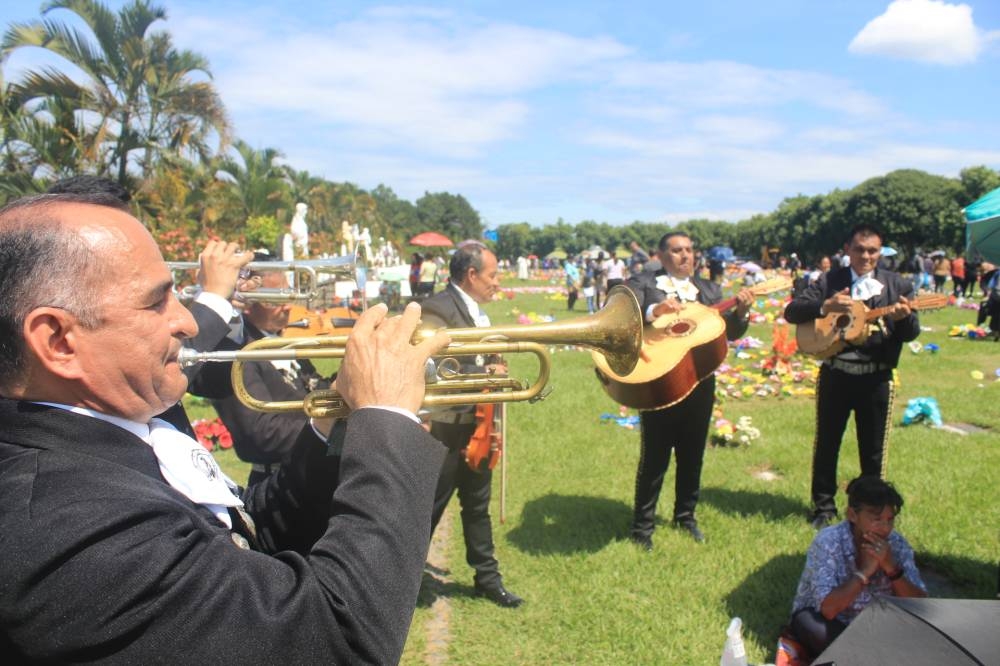 El mariachi que canta a los muertos - Diario El Mundo