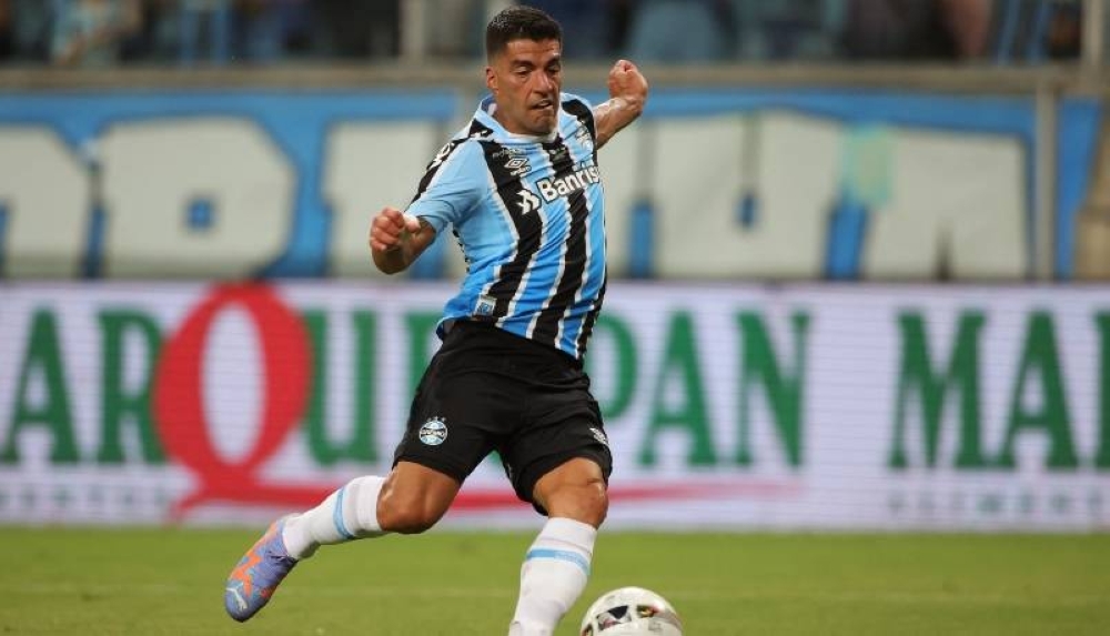 Luis Suárez marca un “hat-trick” en 38 minutos en su debut con el Gremio de Brasil - Diario El Mundo