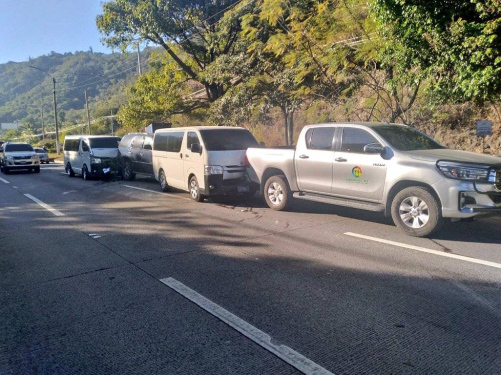 Un Lesionado Deja Múltiple Accidente En Autopista Comalapa Diario El