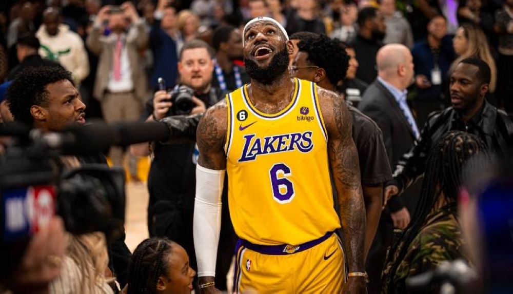 LeBron James se convierte en el máximo anotador histórico de la NBA y ...