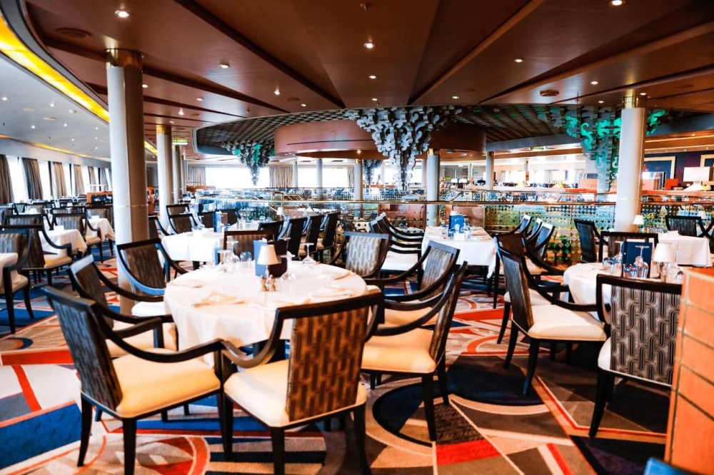 El crucero Eurodam atraca en el puerto de Acajutla con más de 2,600 ...