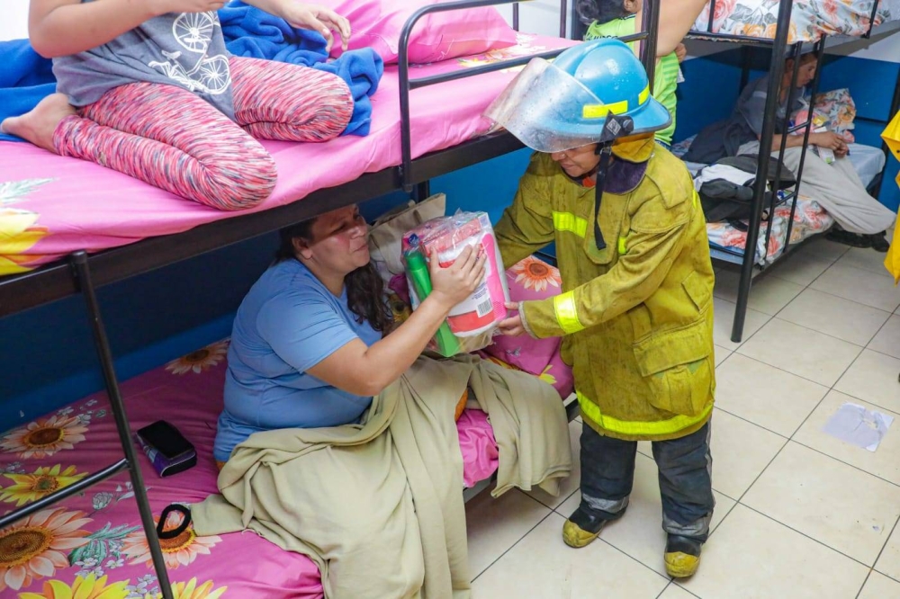 Albergan a ocho familias en colonia IVU por lluvias - Diario El Mundo
