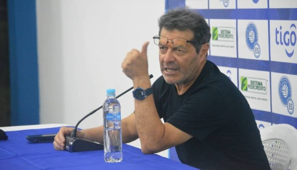 Hugo Pérez: “He cambiado cosas porque no tenemos nada, nuestro fútbol ...