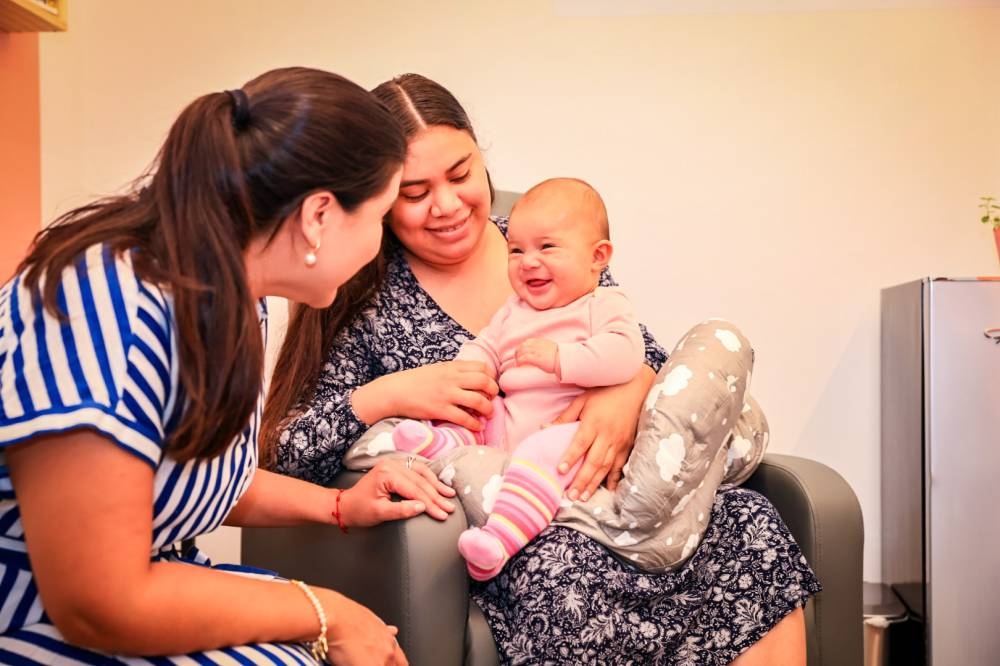 Inauguran 37 salas de lactancia en diversos consulados y embajadas de El Salvador - Diario El Mundo