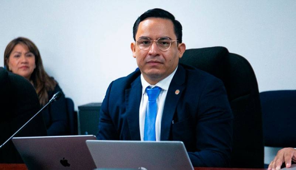 Aduanas registra 150 salvadoreños que buscan retornar con sus bienes ...